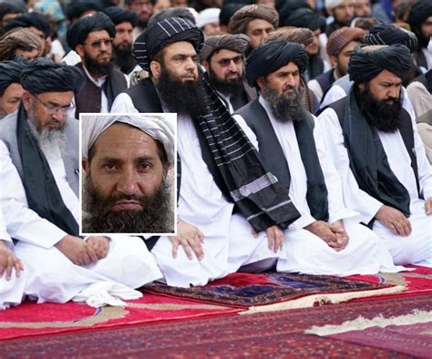 رهبر طالبان متحد شوید و مرا عزل کنید، اما اختلاف را کنار بگذارید