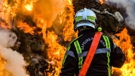 Un Incendie Suivi De Plusieurs Explosions Ravage Un Cabanon à Termes