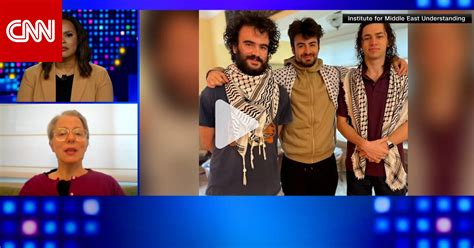 والدة أحد الفلسطينيين في حادثة إطلاق النار بأمريكا تروي تفاصيل ما حدث