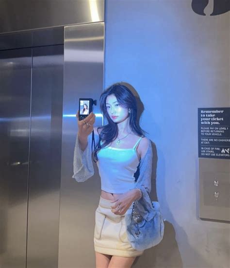 Pin By A On U L Z Z A N G Insta Photo Ideas Fashion Fashion Outfits