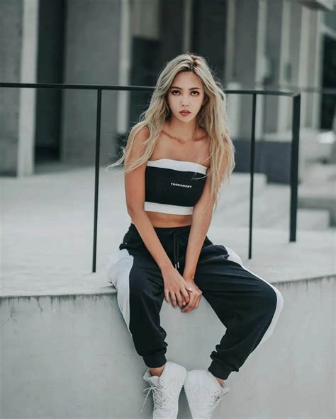 許采晴，34歲風采依舊的台灣網紅美女