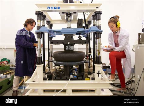 Test Machine Of Pneumatic Ballons Secondary Suspension Components For