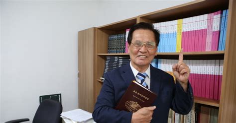 세상은 하나님의 일터 원어에 가까운 성경 만들기 50년 바른 진리 증거되길 소원