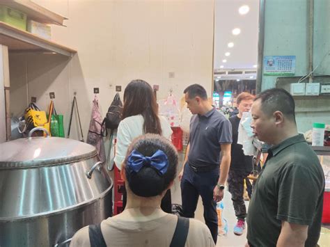 石围塘街：开展国庆节前消防安全夜查行动（图）广州市荔湾区人民政府门户网站