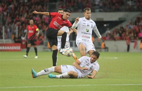 Athletico vence o Galo Maringá amplia séries invictas e sobe na tabela