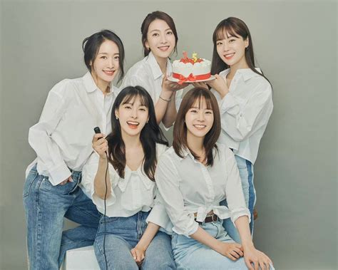 二代女团kara将于11月完整体回归！ 哔哩哔哩