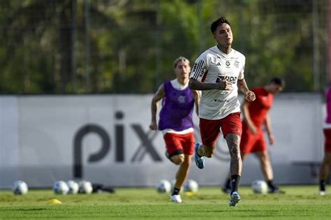 Na Volta Ao Flamengo Pulgar Treina Em Tempo Reduzido E Arrascaeta Participa De Toda A