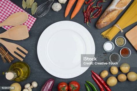 음식과 요리 개념입니다 유기 재료 플레이트 최고 보기 및 복사 공간 건강한 식생활에 대한 스톡 사진 및 기타 이미지 건강한
