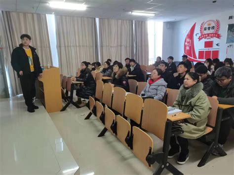 化学与化工学院举办2024届化学专业和应用化学专业毕业论文开题报告会 化学与化工学院
