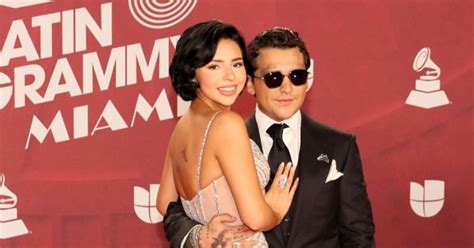 ¿sin Visa De Trabajo Ángela Aguilar Y Christian Nodal Son Captados En