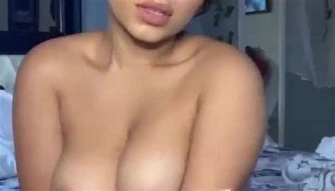 Beautiful Lightskin Teen Strips For Onlyfans
