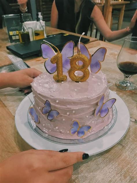 عکس تولد 18 سالگی دخترانه موضوع