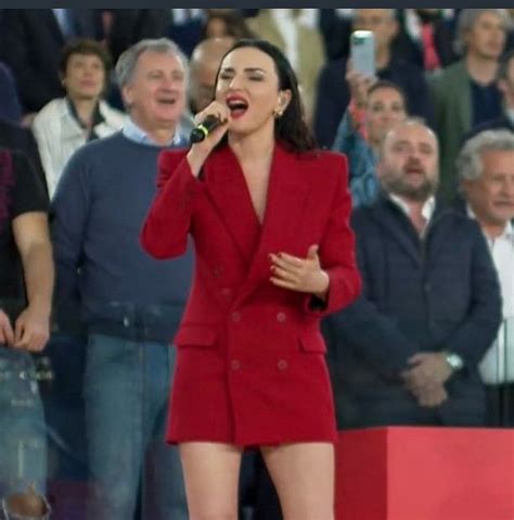 Arisa Canta Linno Di Mameli Alla Finale Di Coppa Italia E La Rete Si