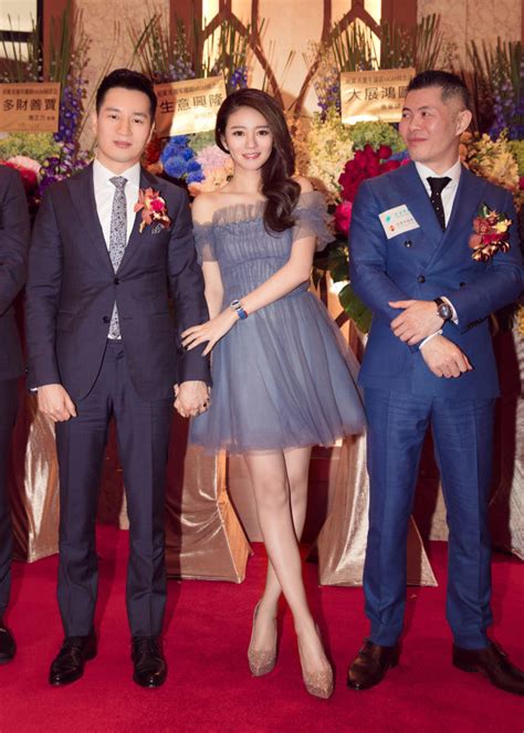 安以轩为夫新店站台 期待婚后第一个春节娱乐腾讯网