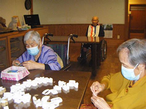 愛知県知多郡南知多町社会福祉法人南知多は特別養護老人ホームあい寿の丘をはじめとした介護施設を運営しています ひだまり作品作り