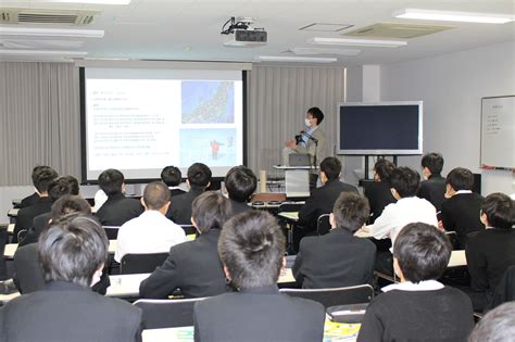 大阪 大阪明星学園 中学校2年 見学会 京都大学生存圏研究所