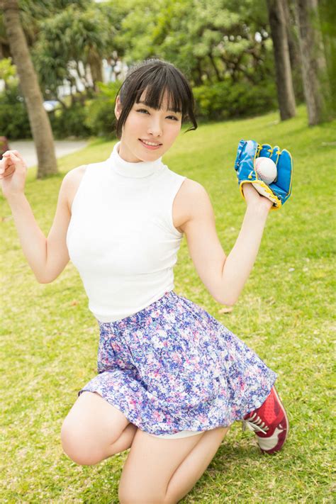 Asian Sirens · Topic Anna Konno 今野杏南