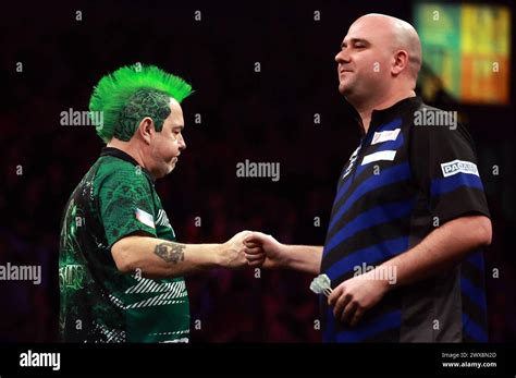 Peter Wright A Sinistra E Rob Cross Nei Quarti Di Finale Durante La