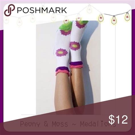 🔵🎋 Peony And Moss Medalions Socks Fashion Socks Fashion Tips Clothes