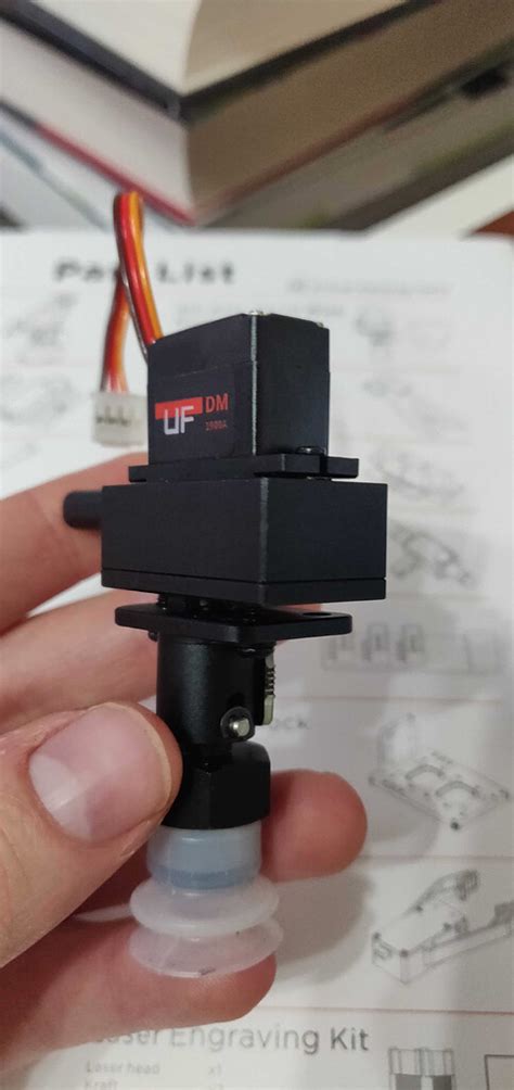 no screw holes on uarm swift pro servo motor uarm swift pro