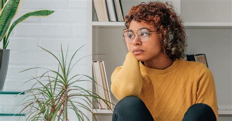 8 signs you re not shy you re just an introvert who values alone time