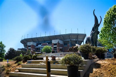 Tuska Elephant Statue At Alabama Al