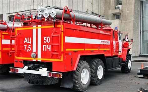 Виды пожарных: Пожарно-техническое вооружение - Техника и оборудование