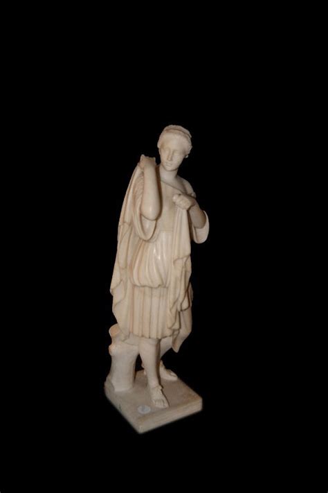 Bellissima Scultura In Marmo Francese Del 1800 Raffigurante Dama