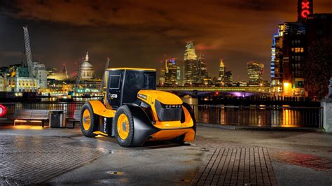 Worlds Fastest Tractor Guy Martin On His Jcb World Record