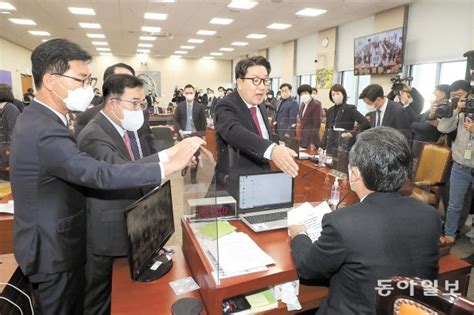 野 방송법 개정안 과방위 단독처리 與 “날치기”