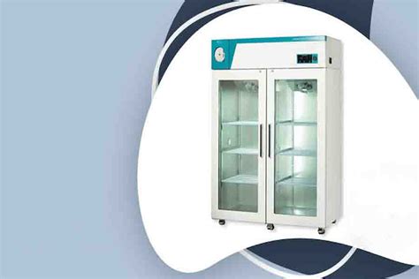 یخچال ویترینی تک درب مخصوص داروخانه؛ نمایشگر دیجیتالی 2 سایز بزرگ کوچک