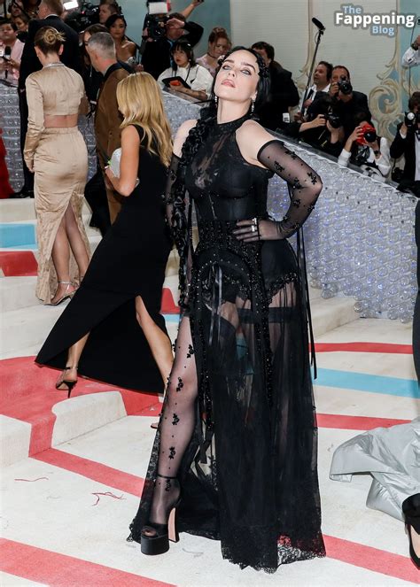 Billie Eilish Shows Off Her Sexy Tatas At The 2023 Costume Institute