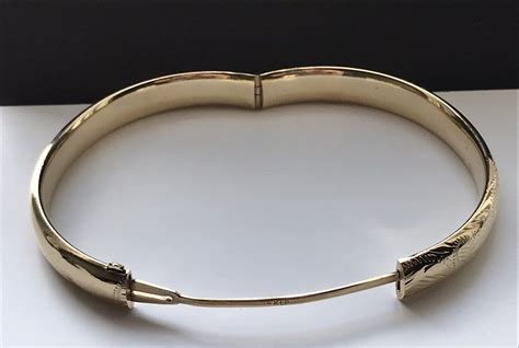 Vintage 14k Gold Hinged Bangle Bracelet Engraved Safe Gem
