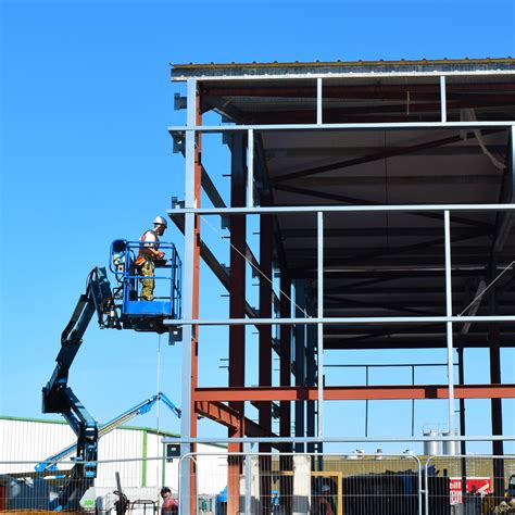 Fsc Construction Worker On Cherrypicker Fsc Food Sector Construction
