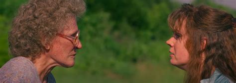 Hillbilly Elegy Trailer Amy Adams And Glenn Close Deliver
