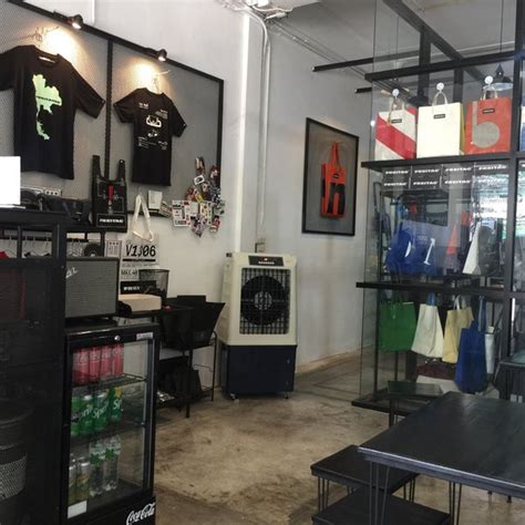 F Cafe Cnx Coffee Shop In Mueang Chiang Mai