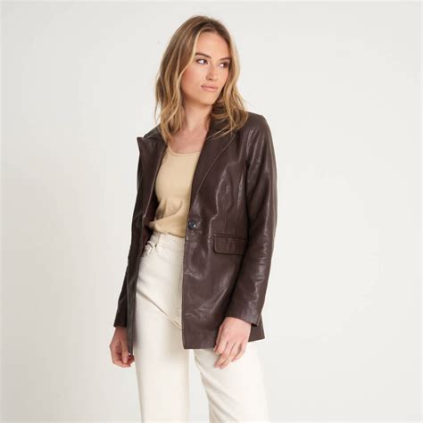 25 Brown Blazer Outfit Ideas To Elevate Your Style To New Heights