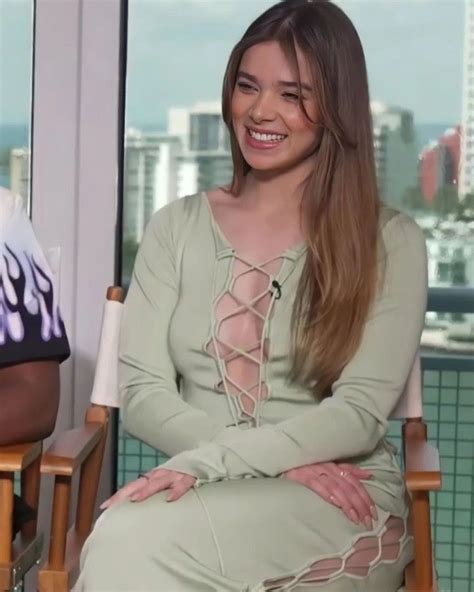 Pin By Jemima On Pale Skin Hailee Steinfeld Style Beautiful Celebrities Hailee Steinfeld