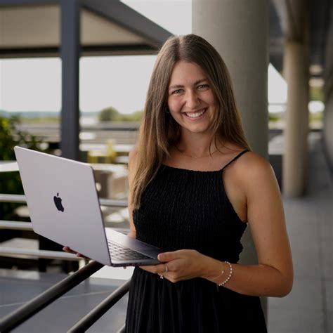 Louisa Kaiser Social Media Spezialist Leonhard Weiss Gmbh And Co Kg Xing