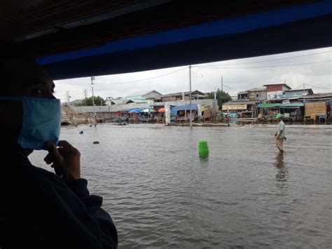 FOTO Banjir Rob Rendam Pelabuhan Kali Adem Muara Angke