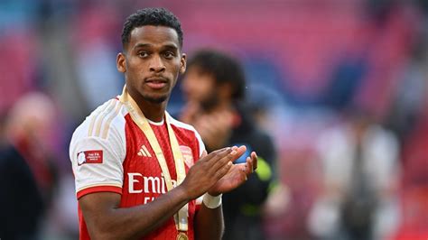 The Latest Jurrien Timber Injury Update Will Thrill Arsenal Supporters