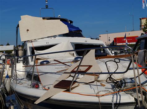 Saint Jean De Losne Faits Divers Un Bateau Explose Au Port Un