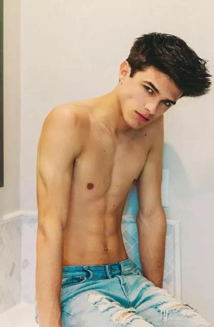 Shirtless Male Muscular Beefcake Handsome College Frat Jock Hunk Photo