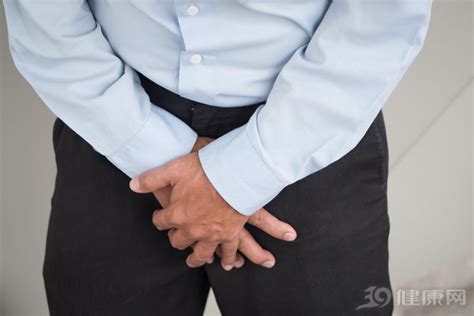 阴茎癌是怎么回事？出现5个症状， 小兄弟”可能要不保包皮