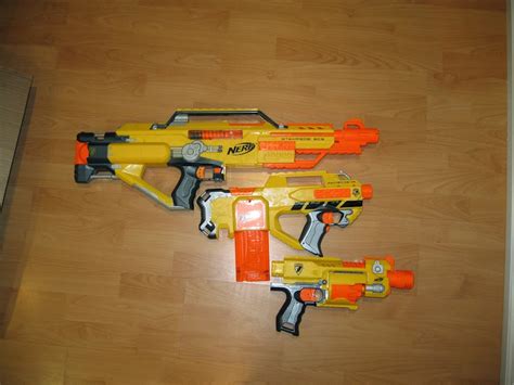 Elite Rayven Stinger Colour Comparison With N Strike Blasters R Nerf