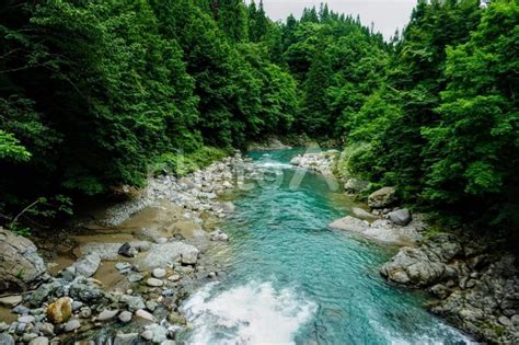 新潟県津南町 秋山郷 山と川 No 25852997｜写真素材なら「写真ac」無料（フリー）ダウンロードok