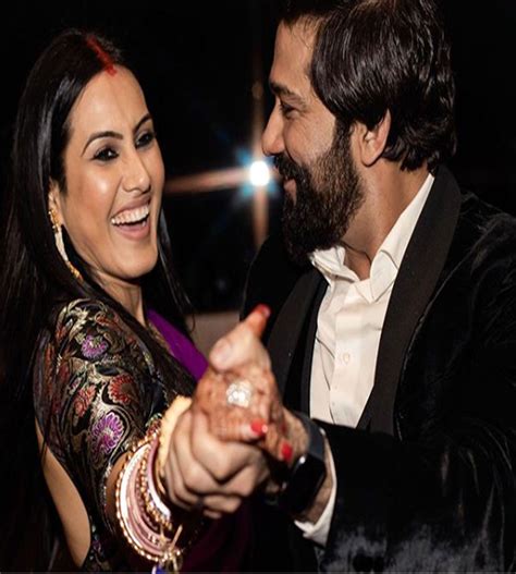 Kamya Punjabi Romantic Photos With Husband Shalabh Dang पति Shalabh