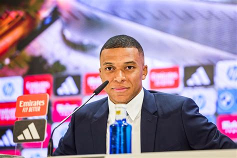 Surprise Mbappé Bloque Un Gros Transfert Du Psg