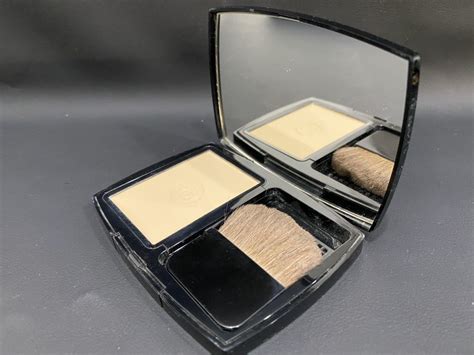目立った傷や汚れなしR3C721 シャネル CHANEL マット ルミエール エクストレム 10 ベージュ クレール ファンデーション