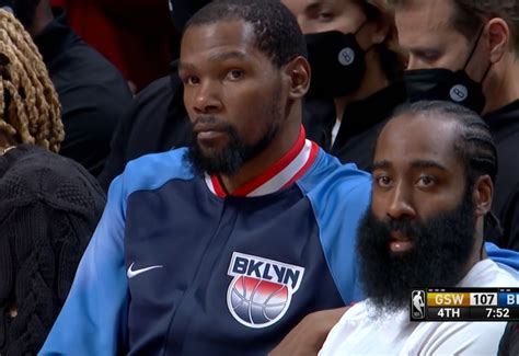 勇三疯上线！勇士单节净胜17分杜哈也扛不住！赛季净胜124分太狠